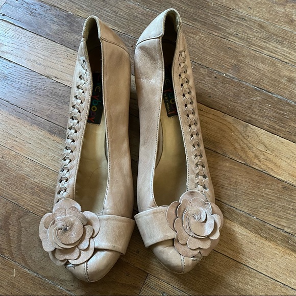 Anthropologie | Shoes | Anthropologie Beige Leather Heels Size 9 Unique ...
